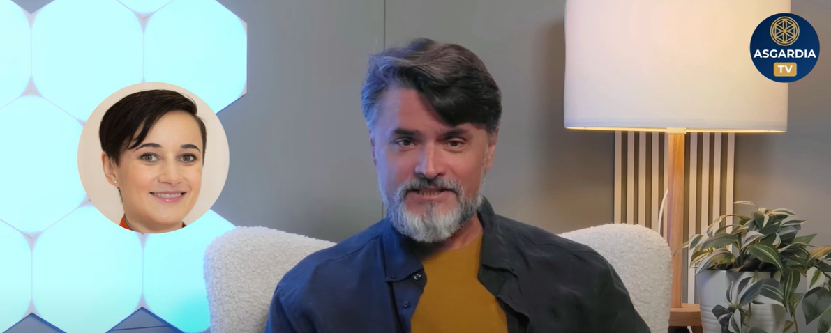 Victoria Kirichenko en Autopista al espacio, conduce Dan Profir ...